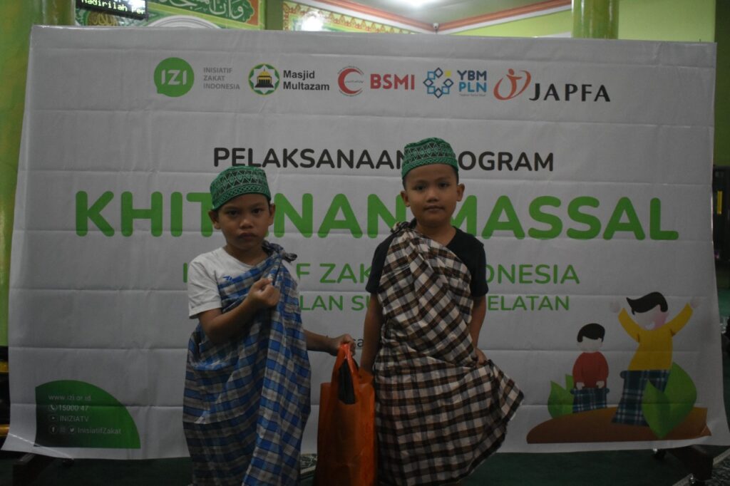 Hari Anak Nasional, IZI Sulsel Sunat 120 Anak – Inisiatif Zakat Indonesia