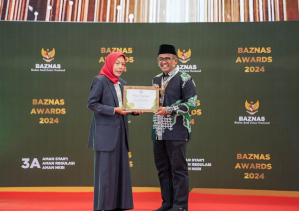 LAZNAS IZI Dinobatkan Sebagai LAZ Nasional Dengan Penyaluran Terbaik di BAZNAS Awards 2024 ...