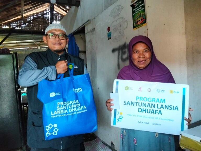 IZI Jateng dan YBM PT PLN (Persero) UP3 Semarang Kembali Beri Santunan untuk Lansia Duafa di ...